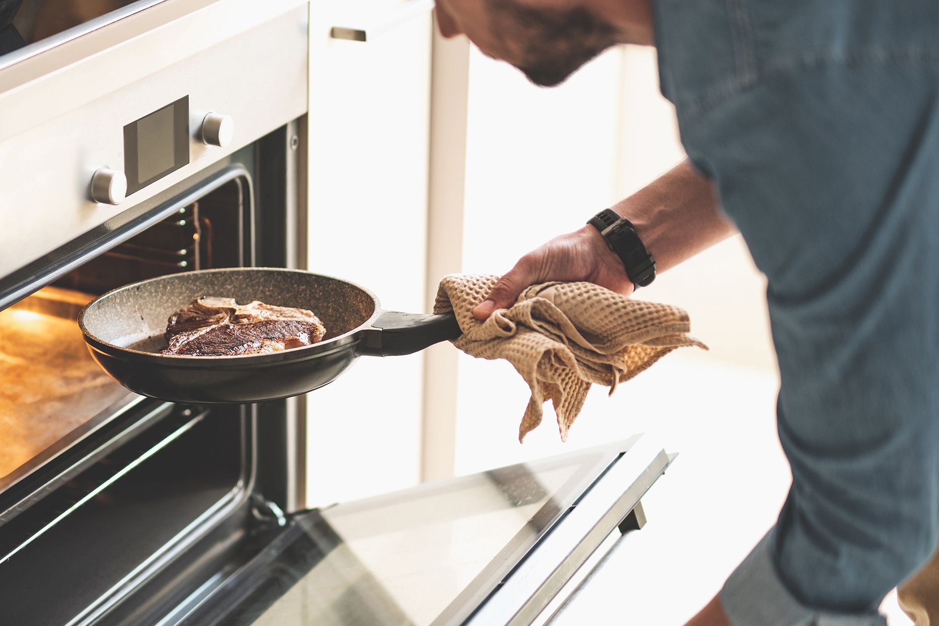 Frying Pan in Oven: Ultimate Guide to Perfect Oven Cooking | The ...