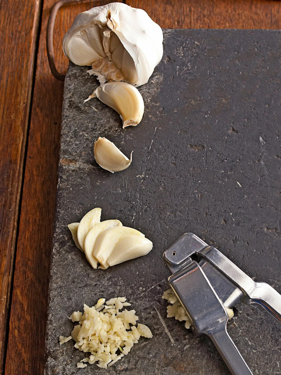 How to Crush Garlic: Simple Tricks for Perfect Flavor Every Time | The ...